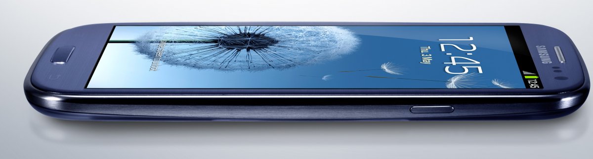 Samsung takes on Apple's iCloud with new Dropbox deal